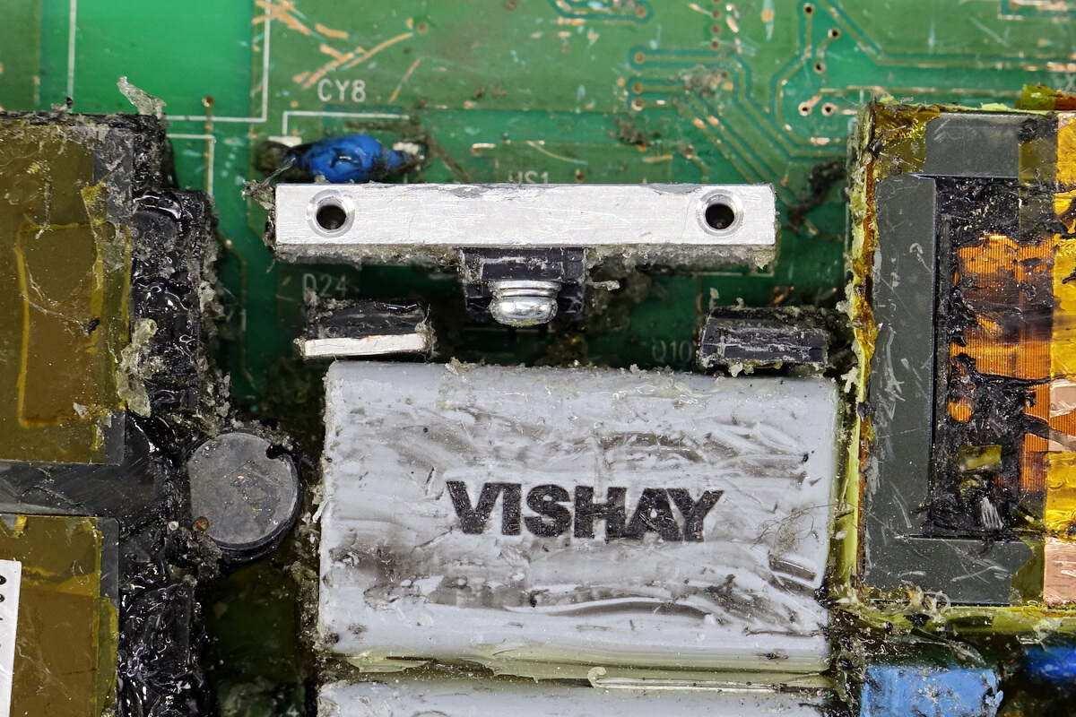 拆解报告：APsystems昱能250W光伏并网微逆变器YC240 - 知乎