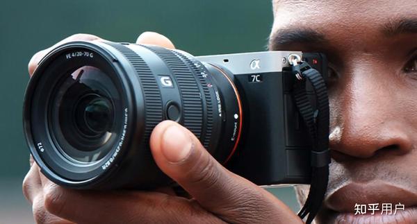 索尼A7C2，是否有必要升级到2470GM2？