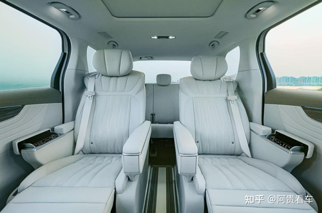 都是纯电豪华MPV顶流，买顶配荣威iMAX 8 EV还是丐版腾势D9 EV？ - 知乎