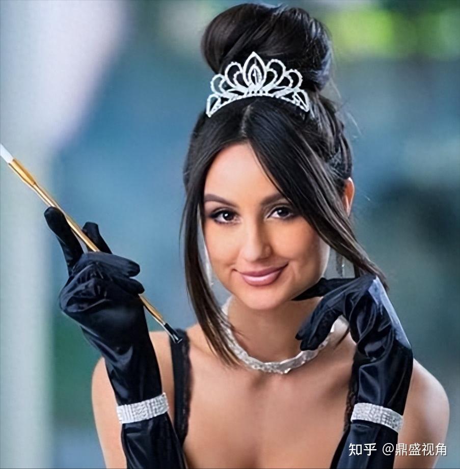 双馨女艺人伊丽莎·伊瓦拉eliza Ibarra，靓丽容颜下的小酒窝 知乎