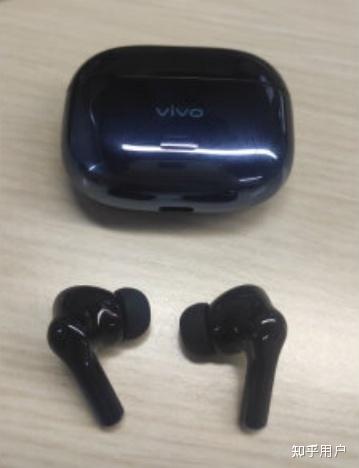 vivotws2耳机和fill cg pro选哪个。用的是vivo手机，哪个降噪好些。?