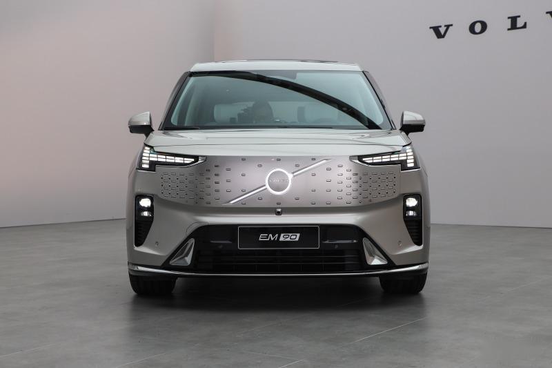 售81.80万元 沃尔沃EM90正式上市 - 知乎