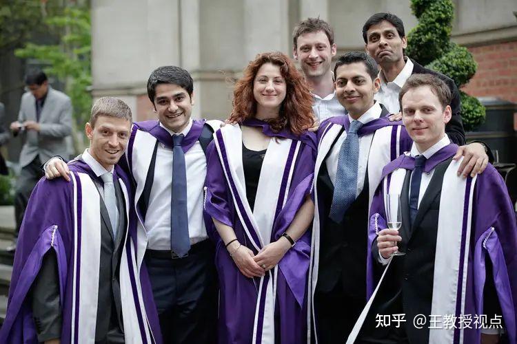 学位服演变：历史长河中的华彩篇章 - 知乎