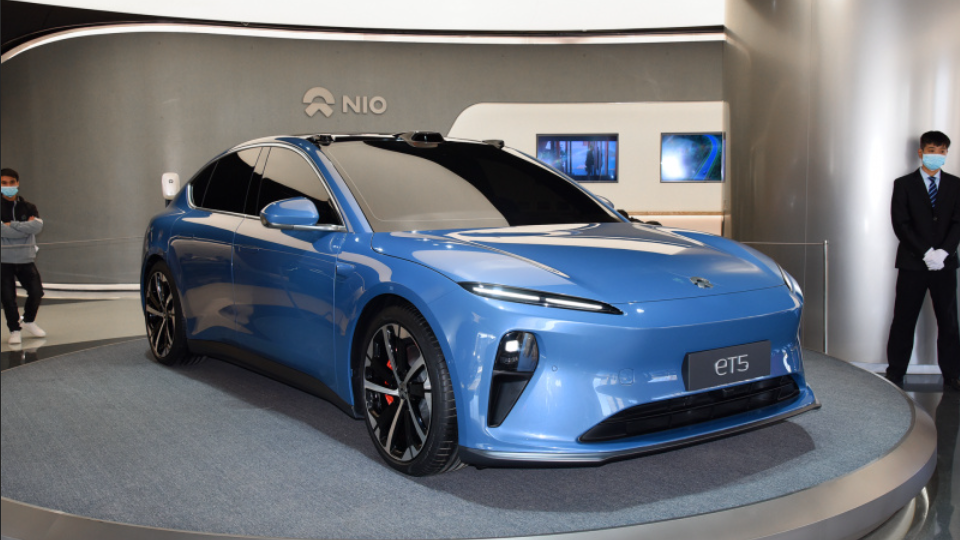 一年养车要花9千多，买了“服务包”的蔚来ET5养车挺划算？ - 知乎