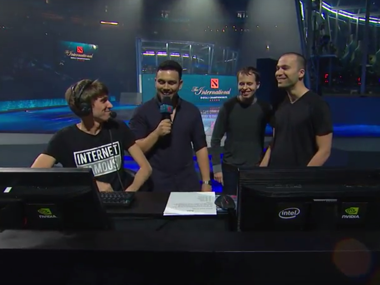 OpenAI人工智能1v1击败Dota2顶级玩家：明年开启5v5模式 - 知乎