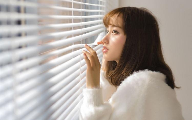 一个女人允许你这样 越界”，说白了就是暗示你追求，别不懂 知乎