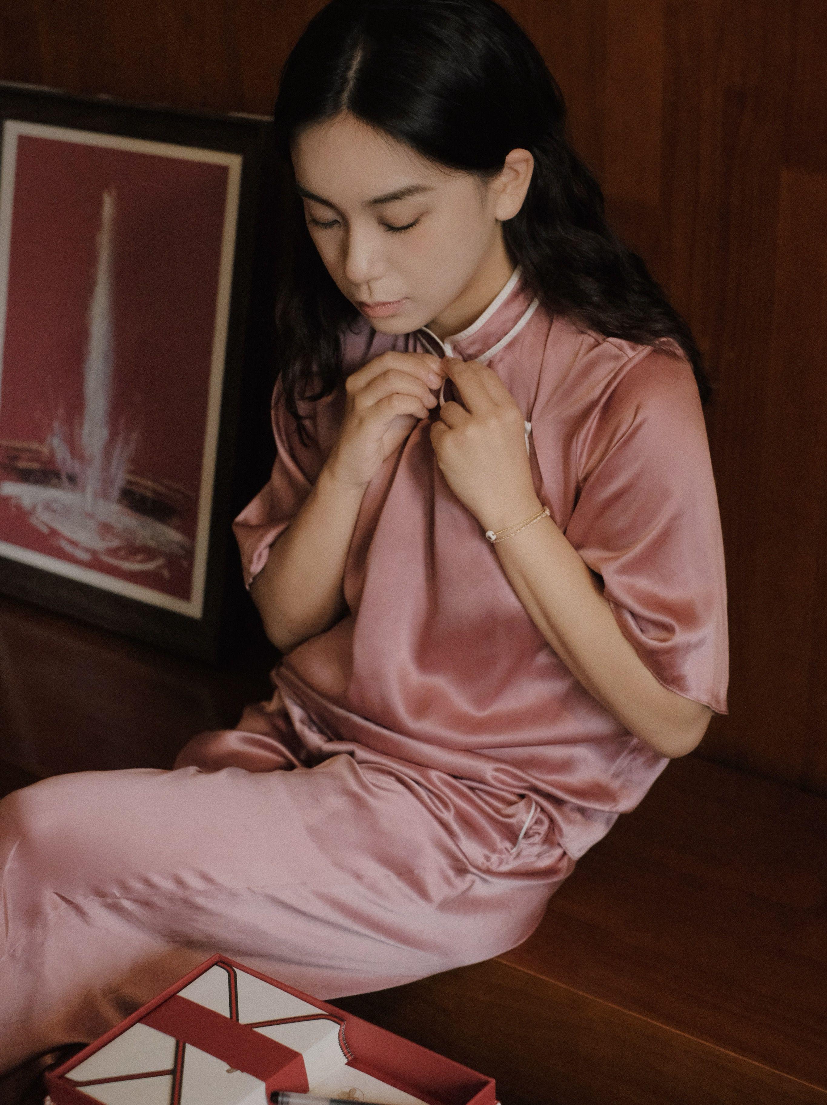 穿着轻中式风格睡衣——丝侬silkiss【卉迟·梓期】 - 知乎