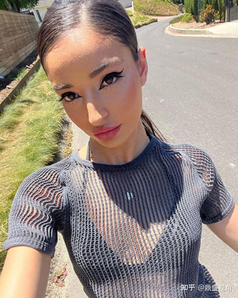 艾米丽·威利斯(Emily Willis)用芭蕾舞造就完美身材的业界美女 - 知乎