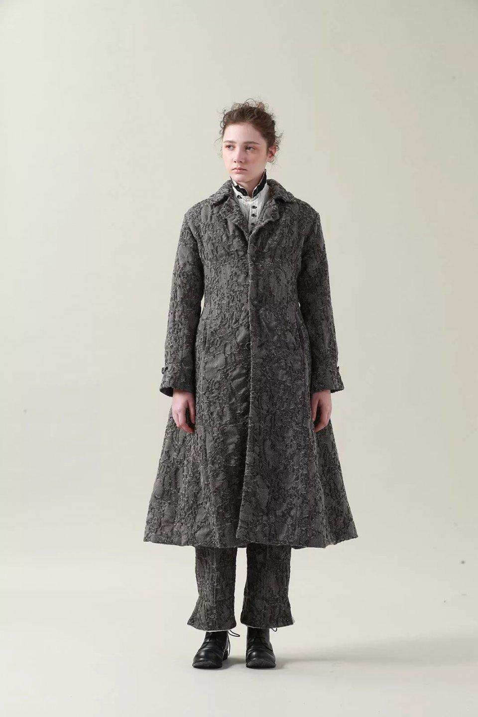 RENLI SU | 将历史与材质重构的独立女设计师 - 知乎