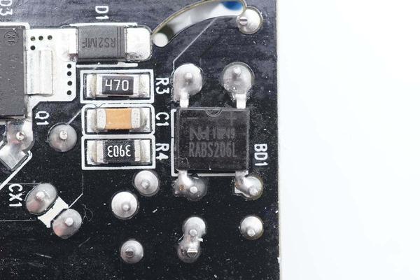 拆解报告：MOMAX摩米士40W双USB-C快充充电器UM31CN - 知乎