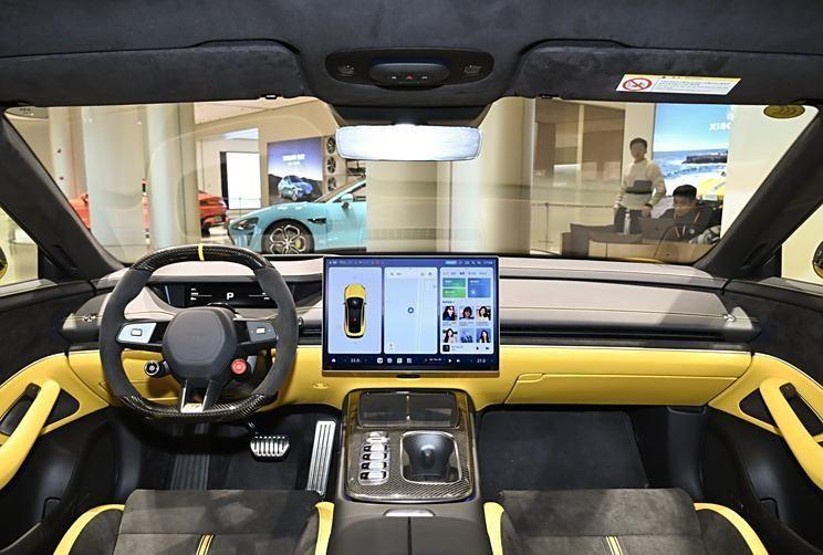 开启全国赛道刷圈 小米SU7 Ultra成为成都天府赛道最速四门量产车 - 知乎