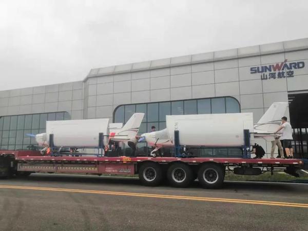 重磅！两架阿若拉SA60L飞机顺利运抵猎鹰飞行俱乐部北京石佛寺基地，首飞在即！ - 知乎