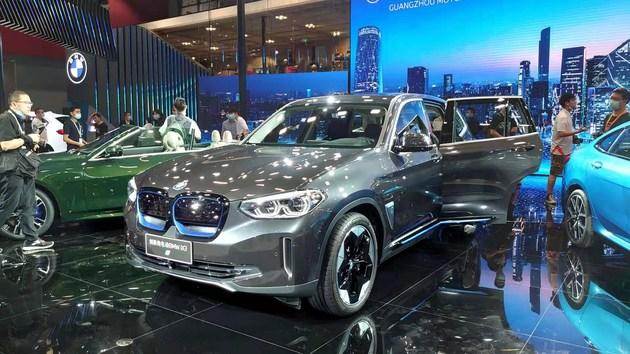 宝马iX3纯电SUV价格调整 最高降7万/售价39.99万起 - 知乎