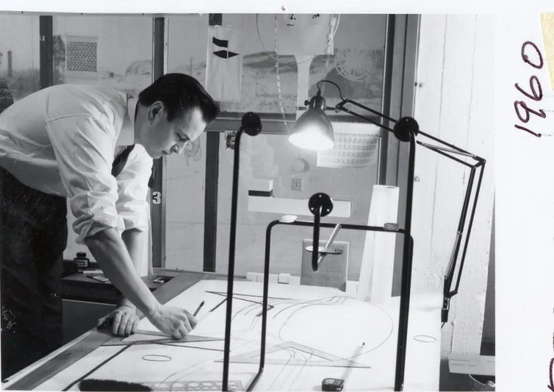 「Ball Chair」球椅（Eero Aarnio） - 知乎