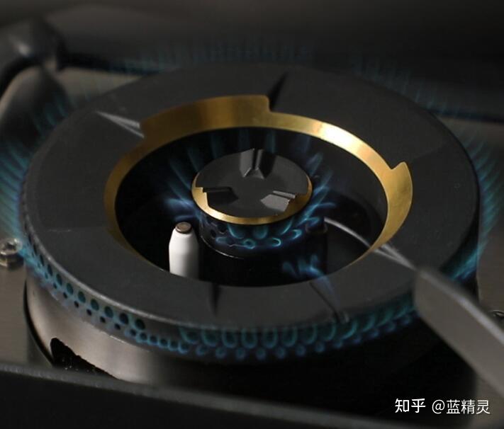 华帝JZT-i10072B燃气灶和美的JZT-Q527-M燃气灶对比，要怎么选？有什么区别