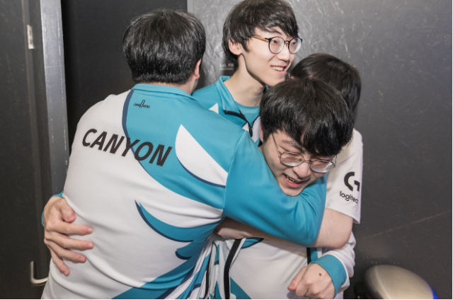 FPX已在为Doinb退役做准备？S11核心是下路，Nuguri只能抗压 - 知乎