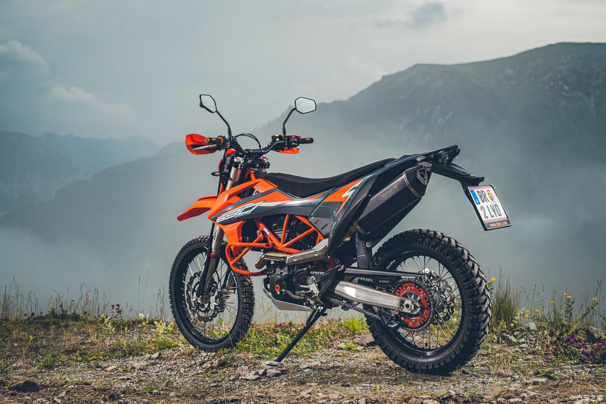 新款KTM 690 Enduro R/SMC R 小改款登场 - 知乎