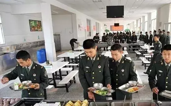历史书不会告诉你：这些年解放军的伙食有了哪些变化？ - 知乎