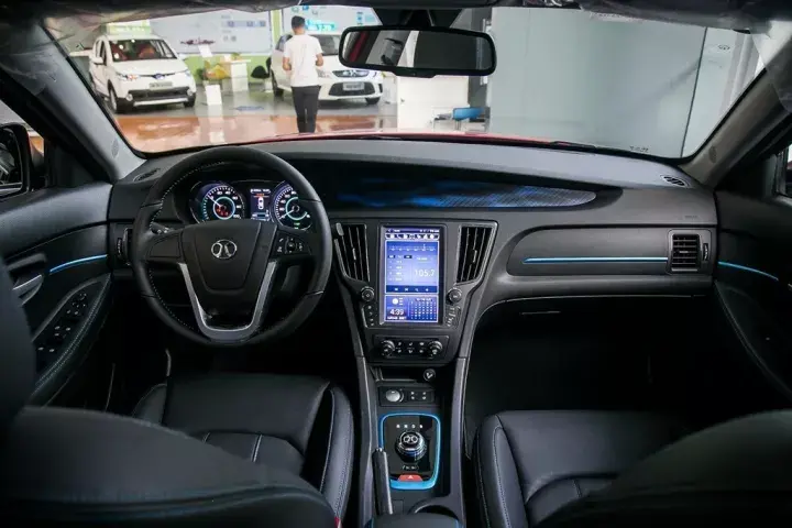 Lab到店 | 续航超过400公里，北汽EU400能否成为国产“特斯拉”？ - 知乎