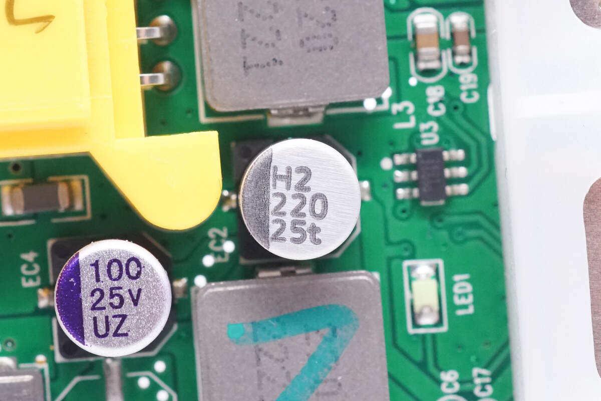 拆解报告：BYD比亚迪-汉 双USB-A口车载充电连接器 - 知乎