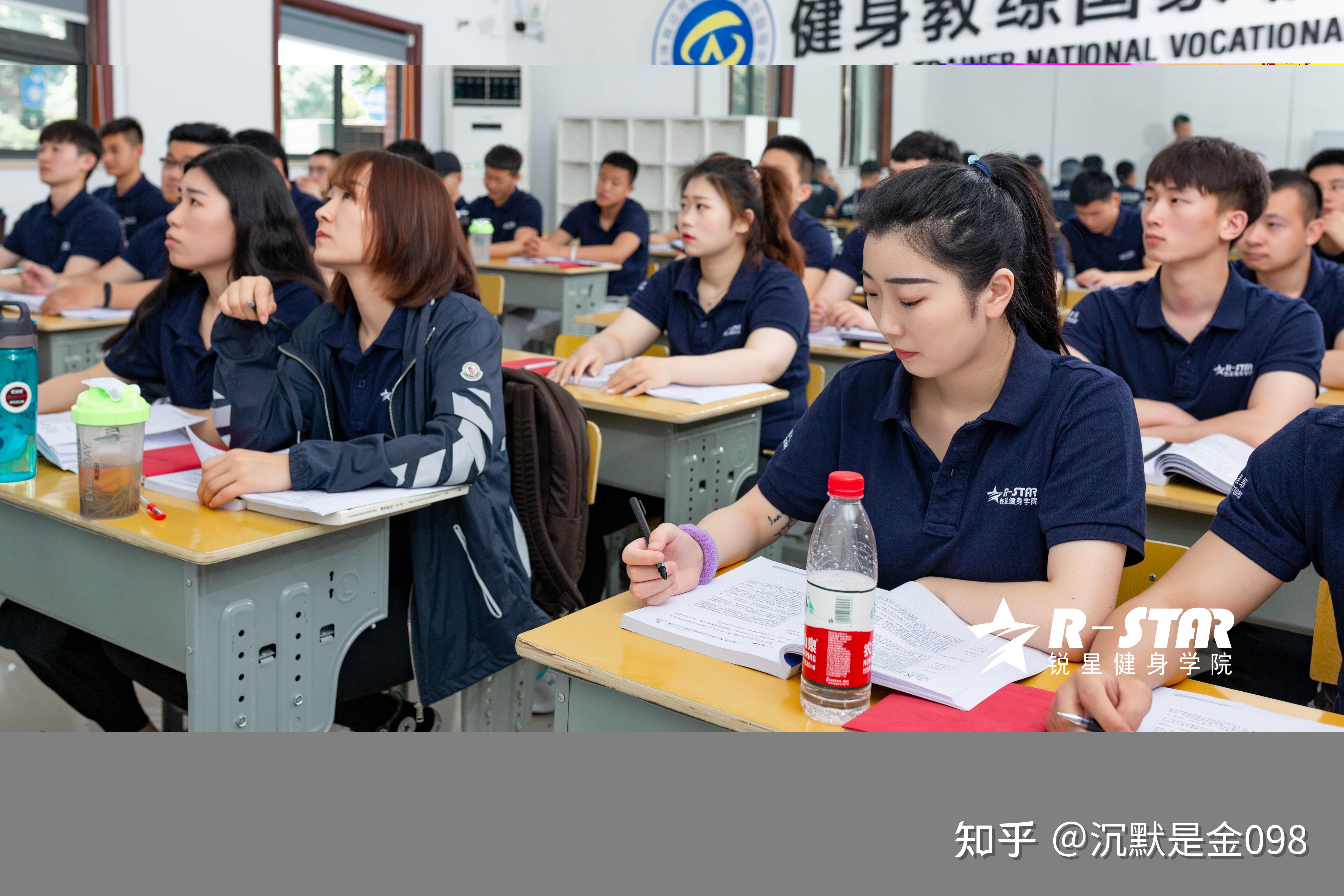 女生做健身教练怎么样好不好? 女健身教练前景如何 知乎