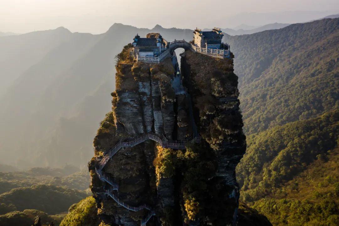 贵州必去十大景点排行榜，这才是贵州最值得去的10个景点，收好去玩！ - 知乎