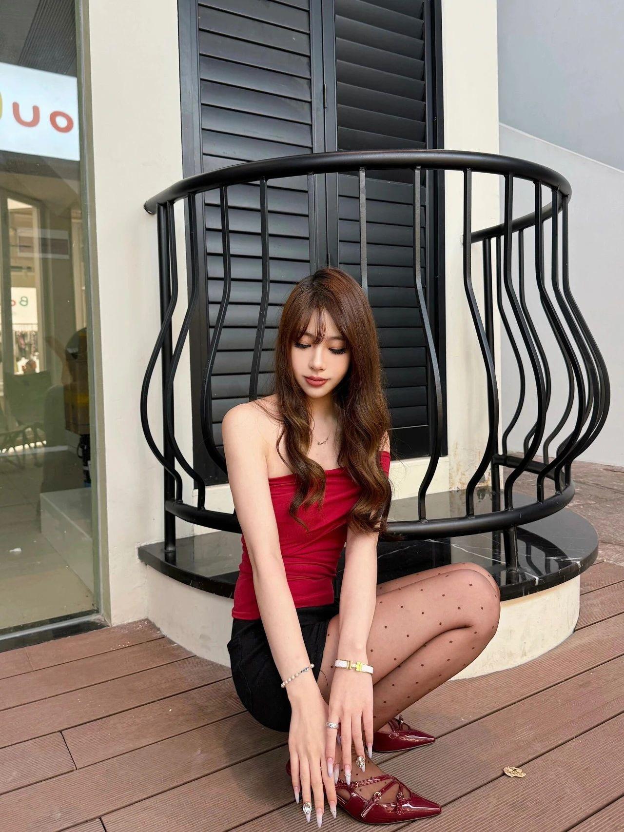 波点黑丝+玫瑰色上衣丨168cm 48kg波点黑丝+玫瑰色上衣穿搭指南服饰搭配 - 知乎