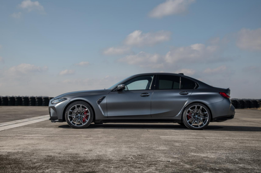 汽车壁纸 | 宝马M3 M power | 性能野兽又带操控！人见人爱！黑武士M3 - 知乎