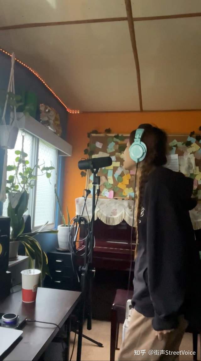 专访｜LÜCY：梦境与现实分界的海岸线，那里是我最安全的地方 - 知乎