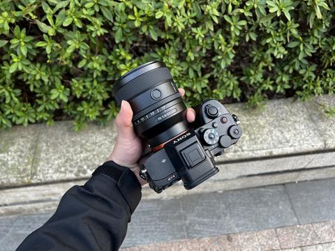 2023年尼康Z7II和索尼A7R5，A7R3，A7M4怎么选？ - 知乎