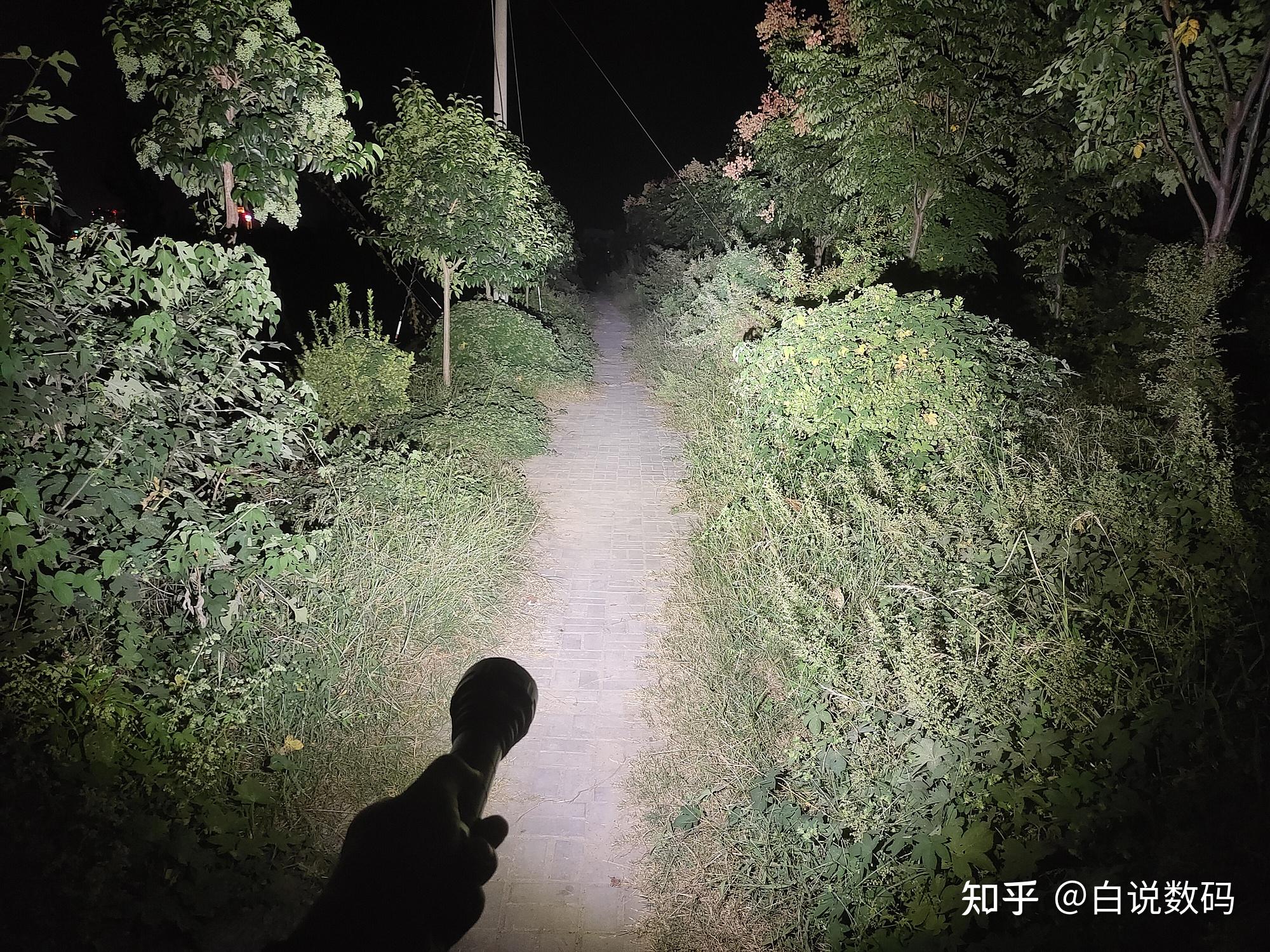 上万流明亮度的极致体验，Sofirn索菲恩DL70潜水手电赏玩 - 知乎