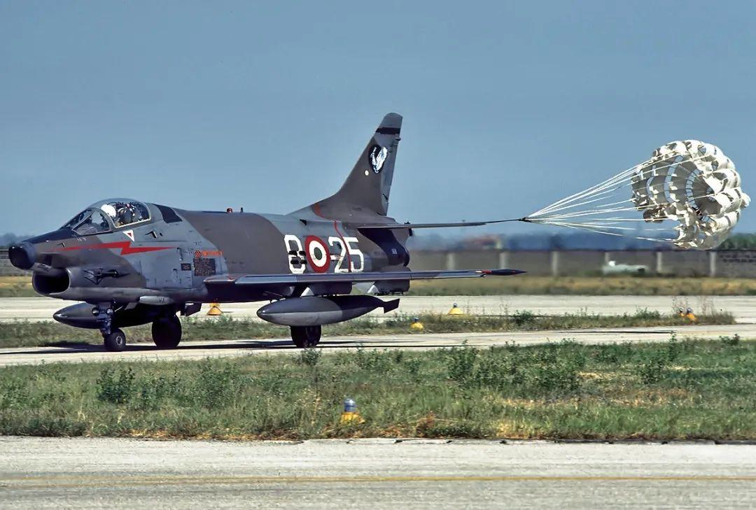 早读 | 告别AMX攻击机，意大利空军正谋求新转型 - 知乎