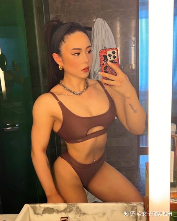 体型匀称丰满婀娜!身材美感度超高的中国台湾健身网红 Lisa 知乎