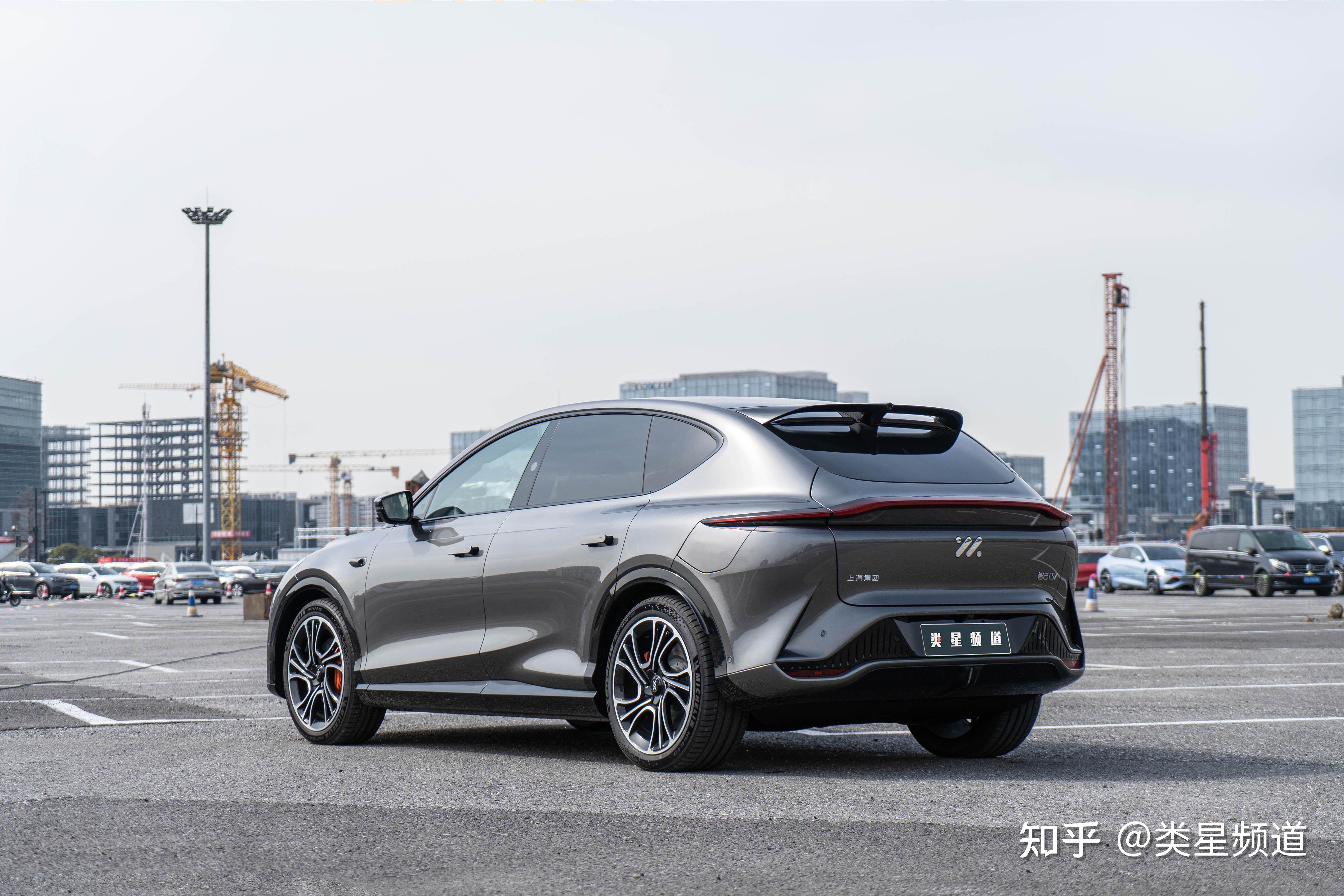 动态试驾智己 LS7，看到了智己想好好打一仗的感觉 - 知乎