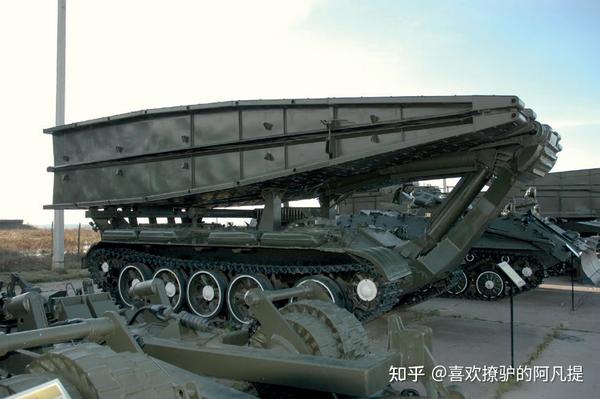 编号17：T-55主战坦克（第六部分）-衍生车型：装甲工程师车辆、工程清障车、扫雪车 - 知乎