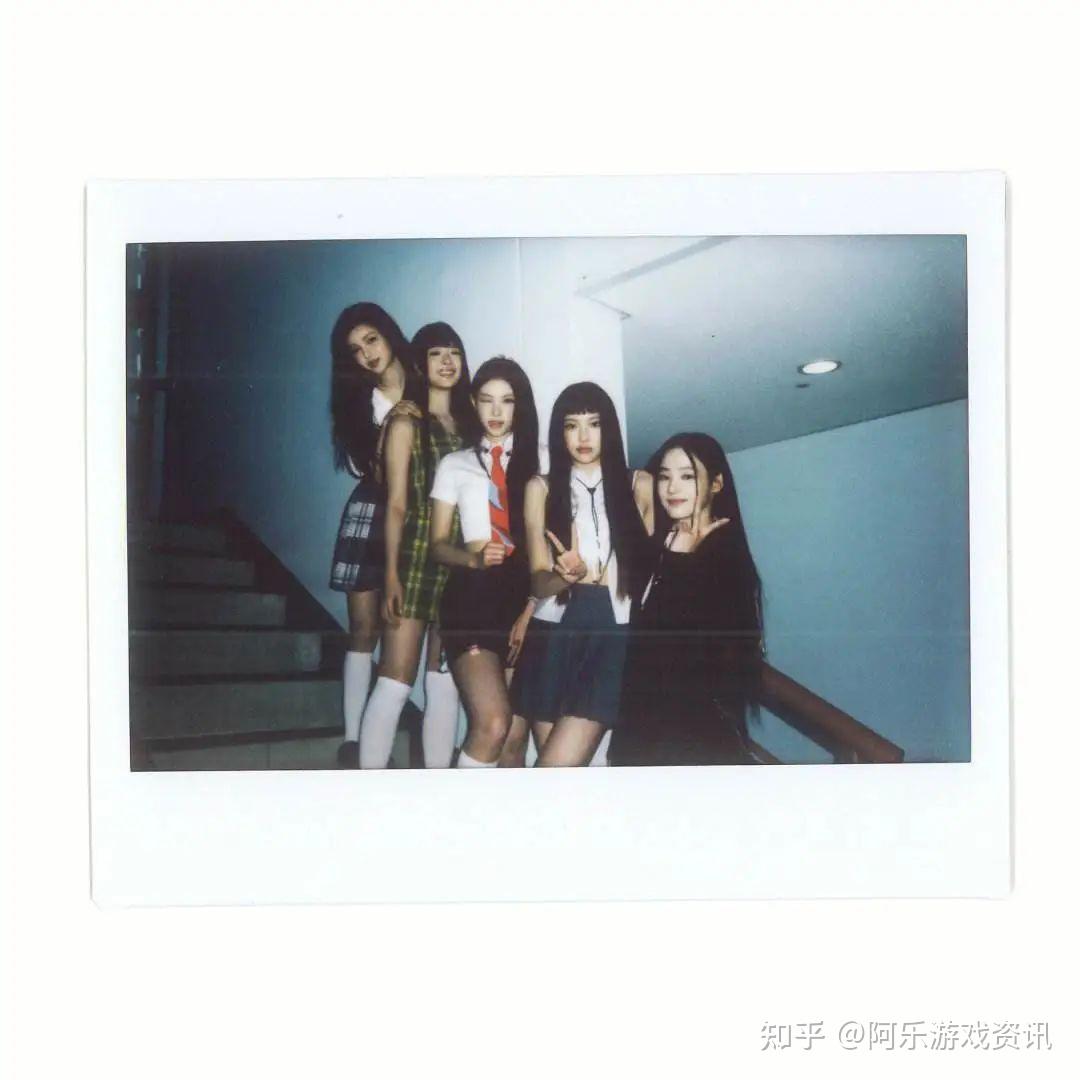 ShowMaker与NewJeans合照曝光，粉丝惊呼太般配！ - 知乎