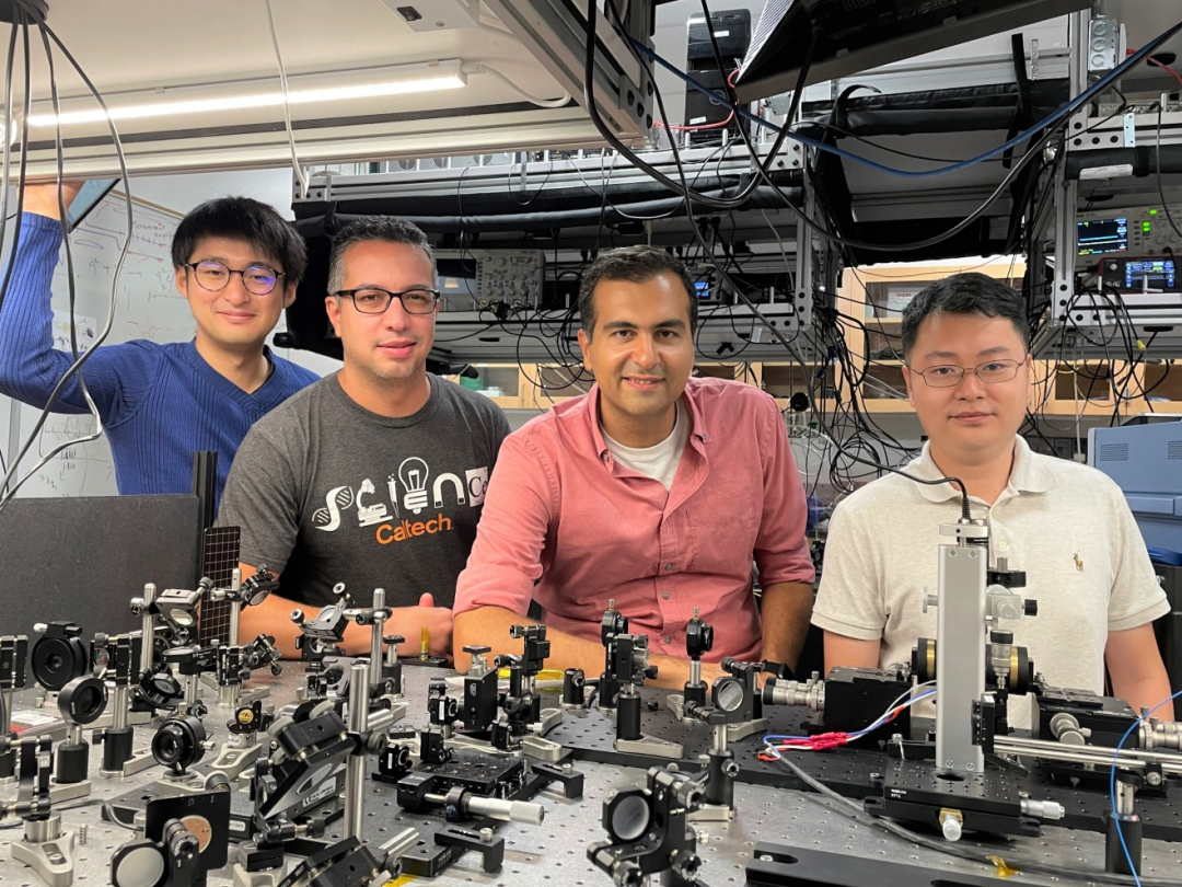 可处理9Tbit/s信息，加州理工中国学者研发集成光子学“迄今最快”全光开关 - 知乎