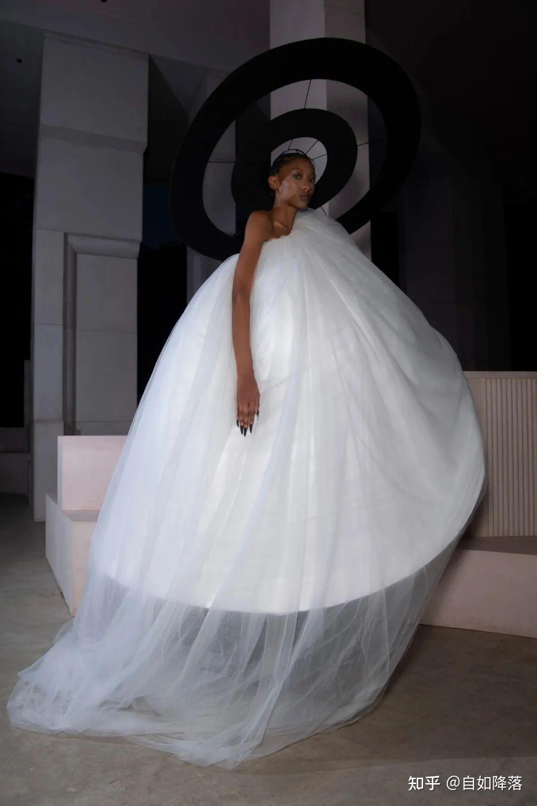 Harris Reed | 欢迎进入我的「性别流动」世界 - 知乎