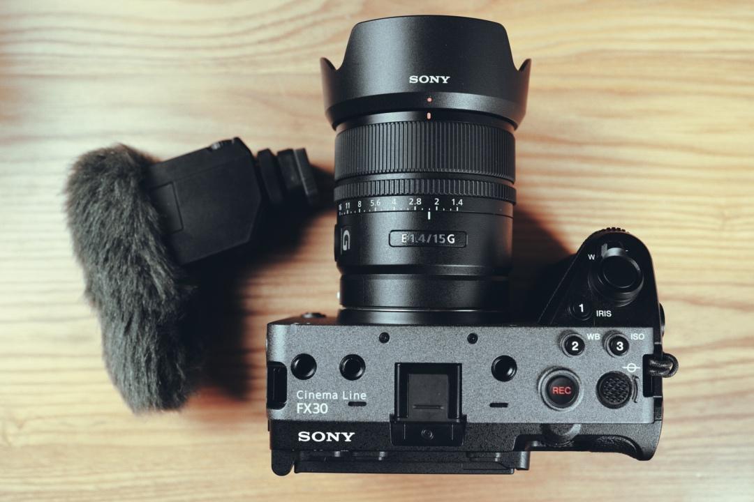 索尼 FX30 与 A6700 怎么选择 - 知乎