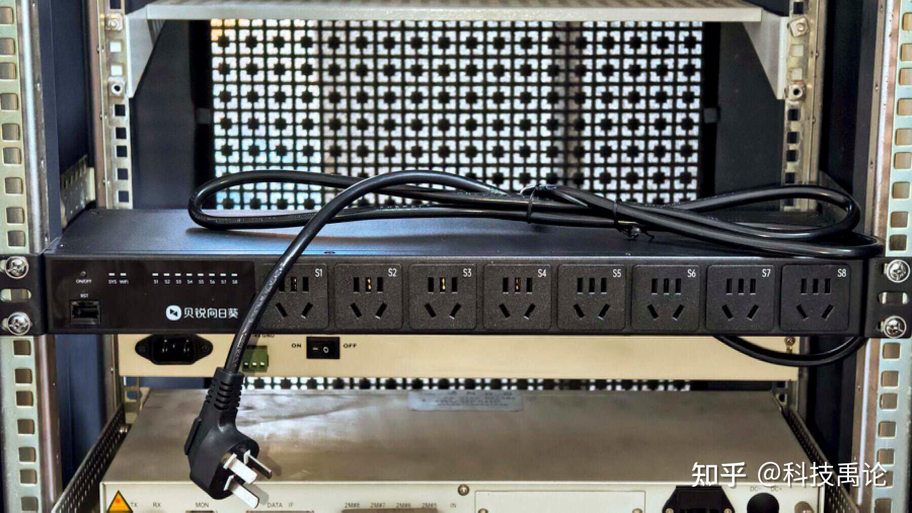 远程控制、定时开关，向日葵智能PDU机柜插线板，智能机房新体验