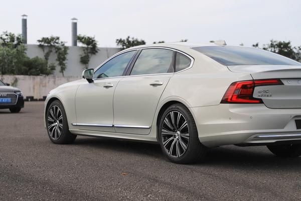 沃尔沃S90：最高降9万，你们怎么还买奥迪A6L？ - 知乎