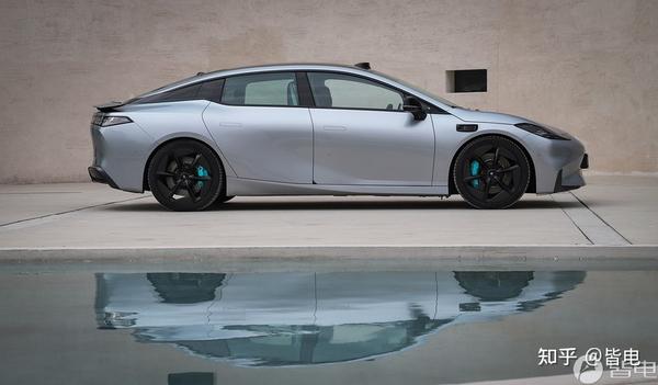 Hyper GT实拍！“旋翼门”+4s破百，剑指Model 3？ - 知乎