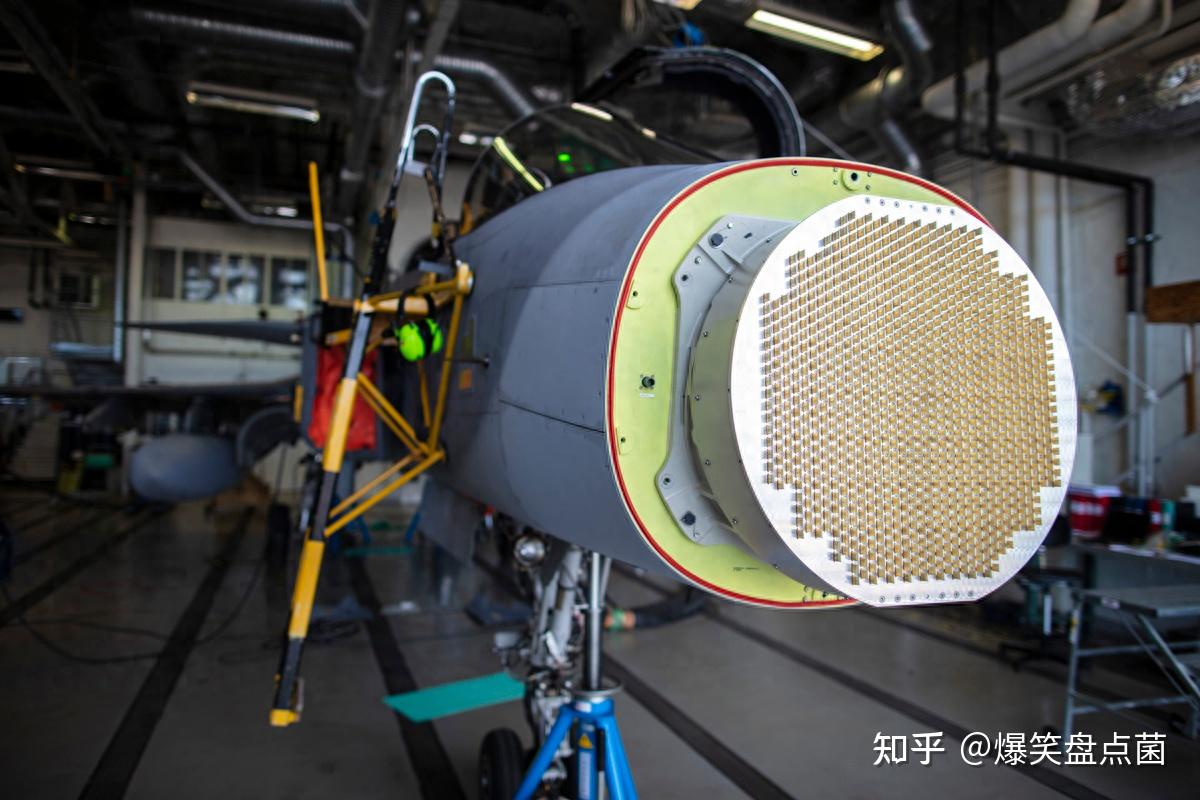 JH-26真机现身？无垂尾带鸭翼：50吨级小隐轰，目标：美军航母！ - 知乎