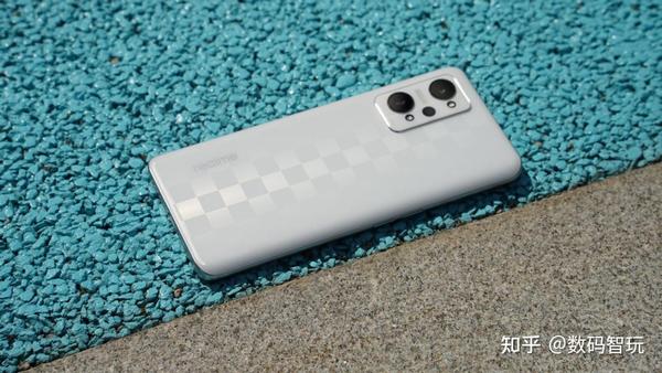 真我Q5 Pro深度评测：全面越级升杯，千元档位难得的闪充旗舰 - 知乎