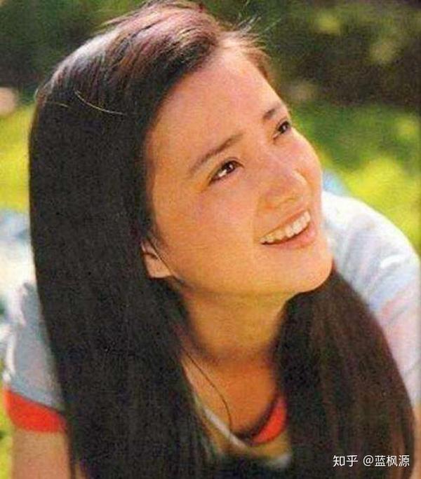 何晴年轻时有多美？迄今为止娱乐圈，还没有出现跟她长得像的人！ - 知乎