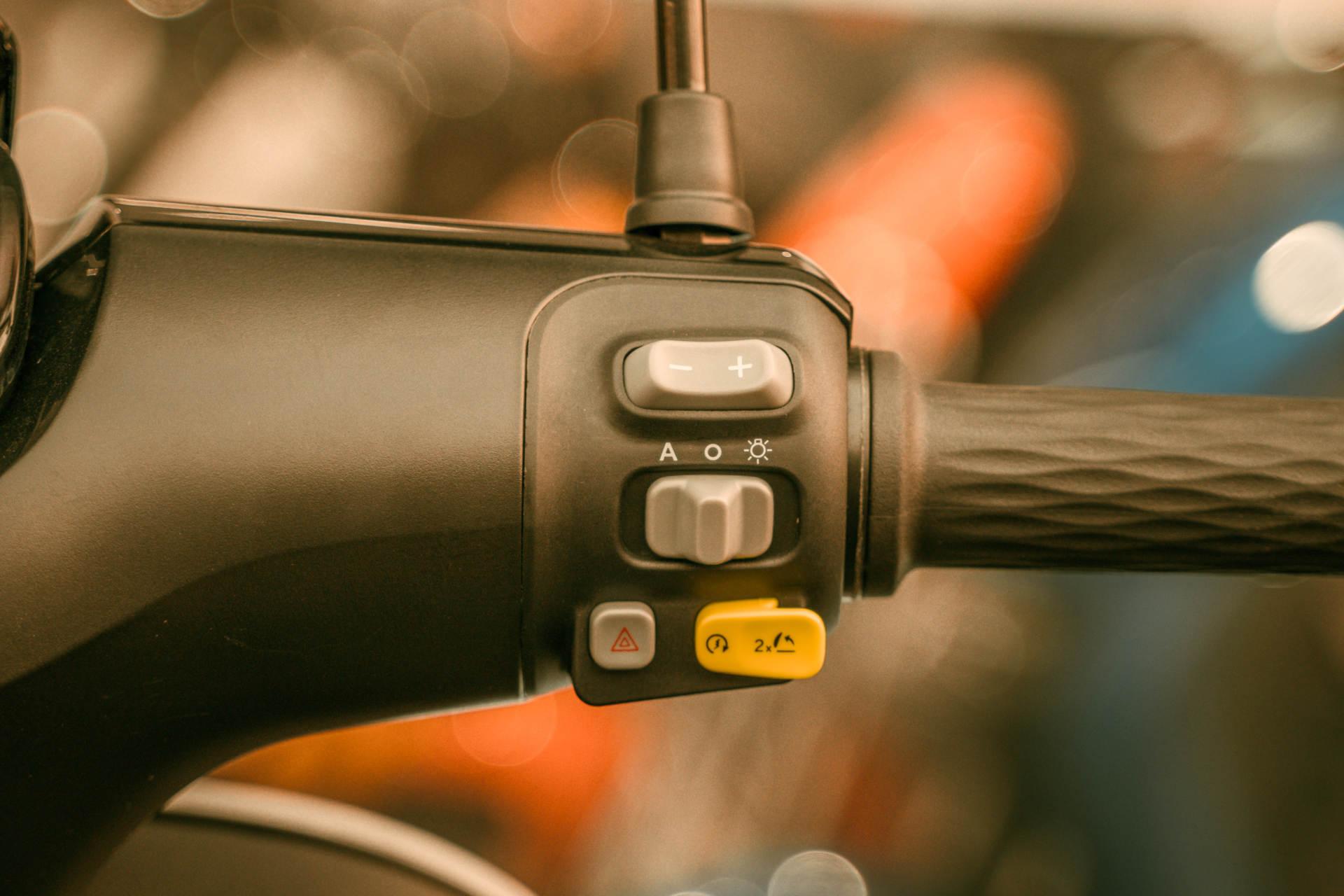 近2.1W的电动摩托车，体验如何？九号E200P MK2测评 - 知乎