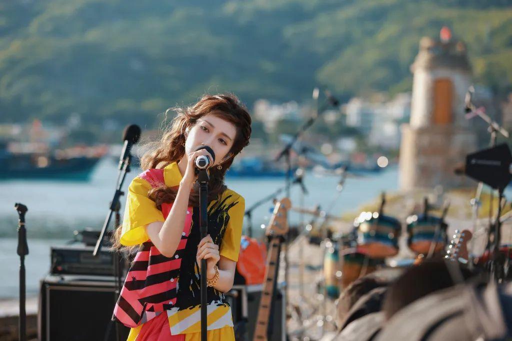 NINEONE赵馨玥常驻音乐旅行真人秀「赤热城市」收官，携手白兰地品牌马爹利共创MV「搬进我心里」上线 - 知乎