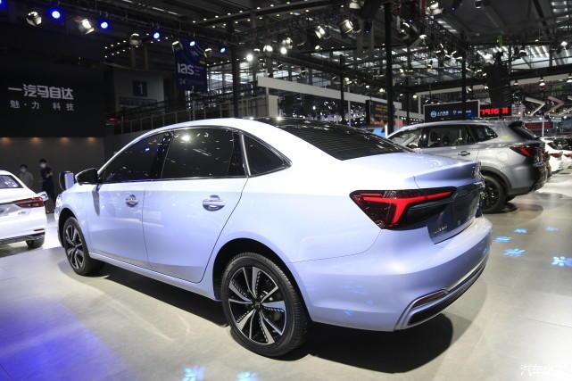 采用全新LOGO，荣威ER6首发亮相，粤港澳大湾区车展实拍！ - 知乎