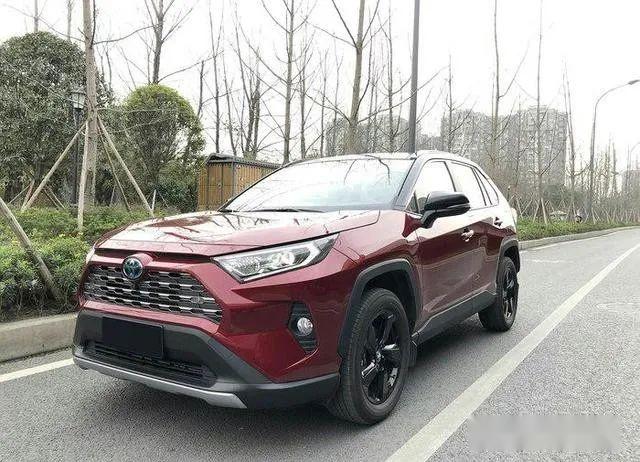 20万提了红旗HS5，再试驾丰田RAV4，对比后发现差距真大 - 知乎