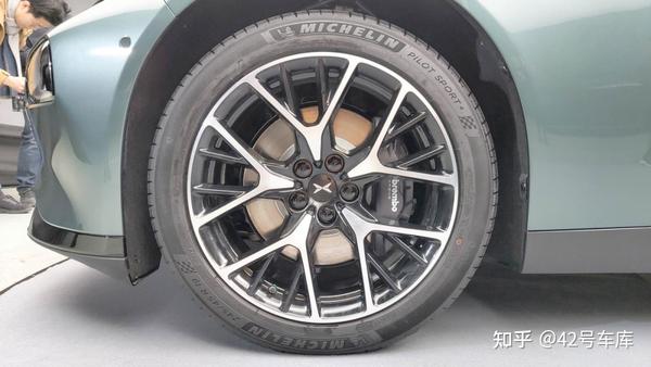 智能化、内饰全面升级！重新起航的小鹏 P7i - 知乎